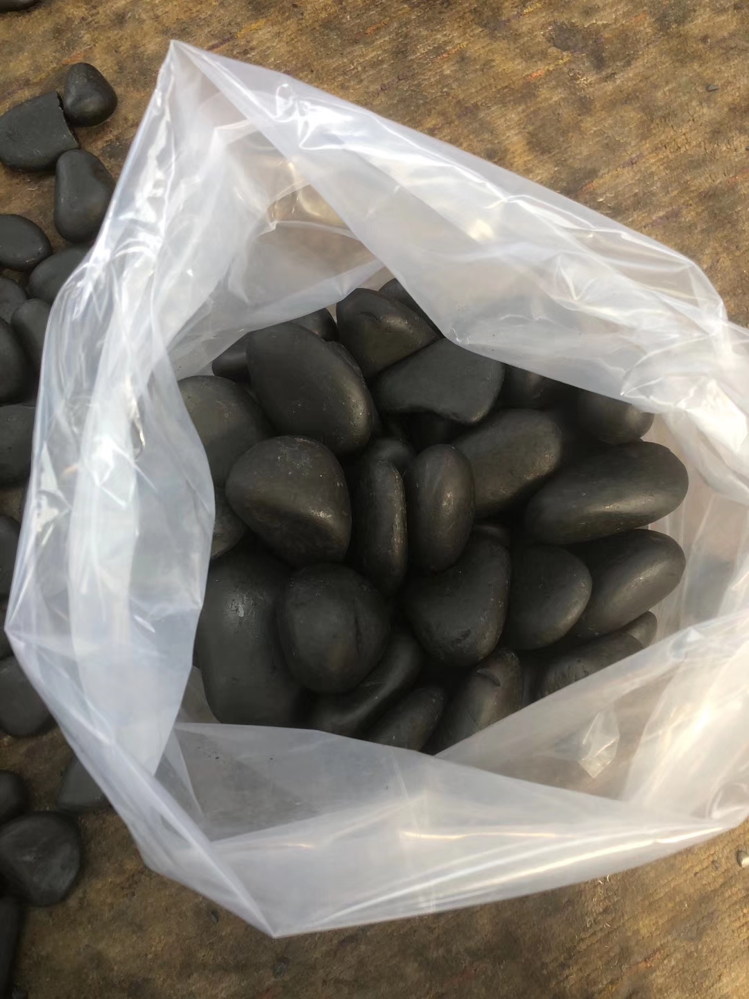 polished pebbles supply;